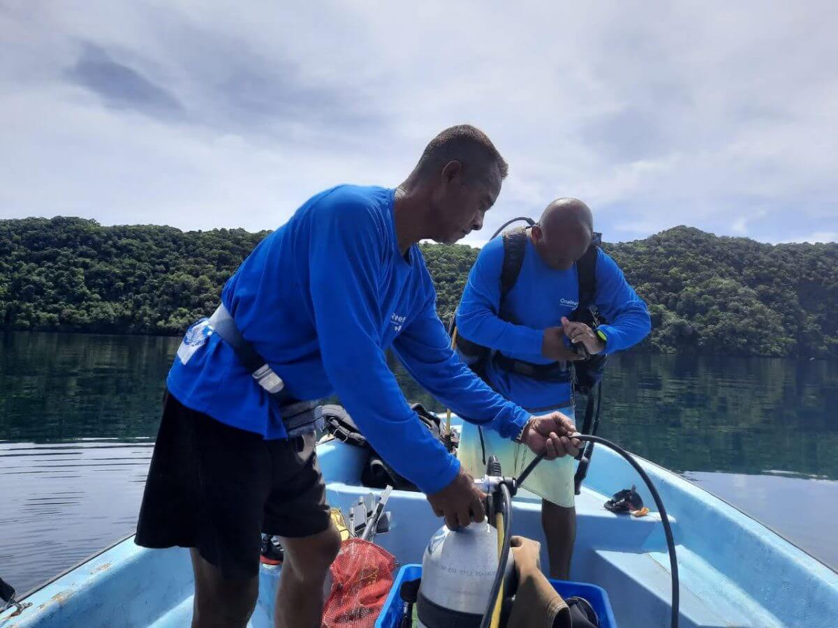 Pohnpei and Helen Reef teams have independently imaged their reefs ...